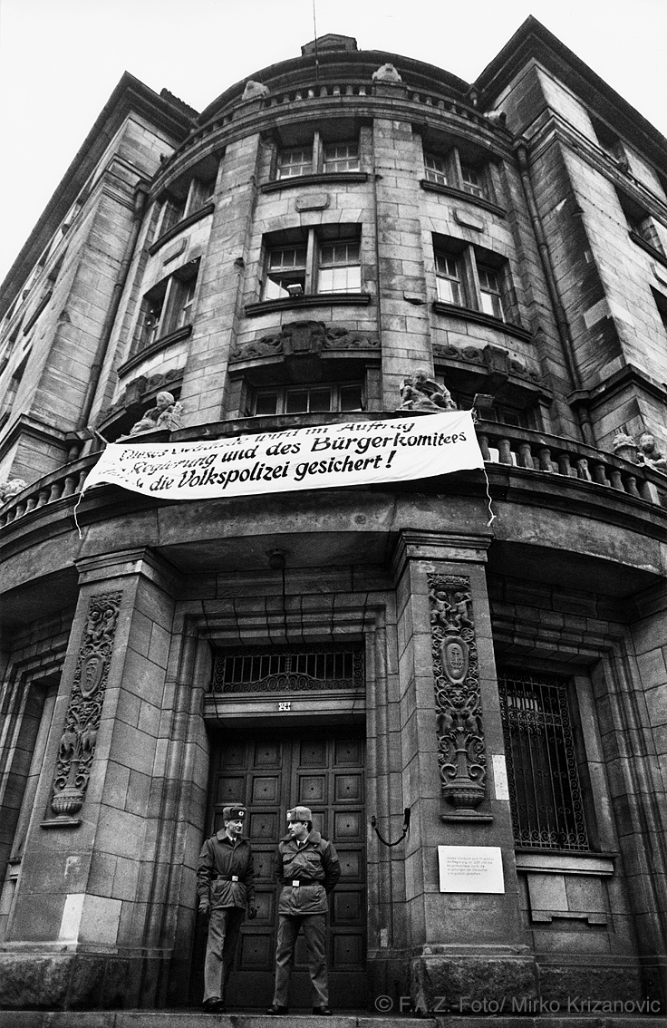 DDR. Die Friedliche Revolution – Sächsische Landeszentrale für ...